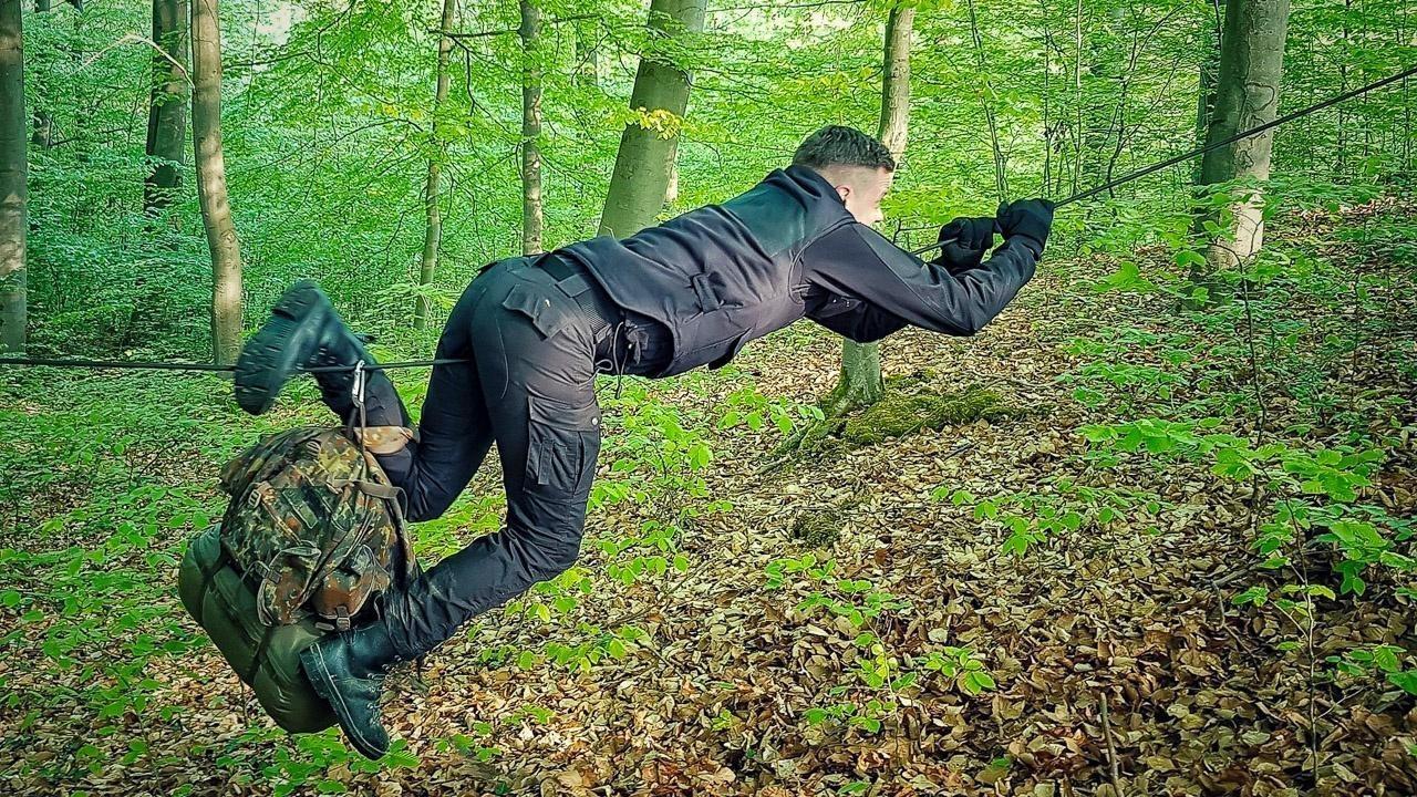 Special Forces Bootcamp. Combat Survival & SERE Überlebenstraining für ...